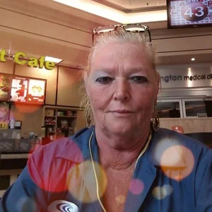 Chatkk profile of brenda gustafson from Canada