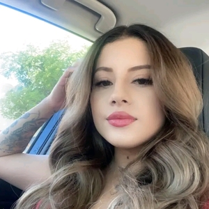 Chatkk profile of sierra rox from United States